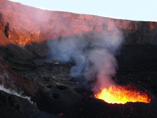 Tunnels de Lave - Spéléologie Réunion - randonnée volcan